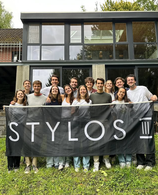 Designing in the cracks: Pet Architecture - Stylos